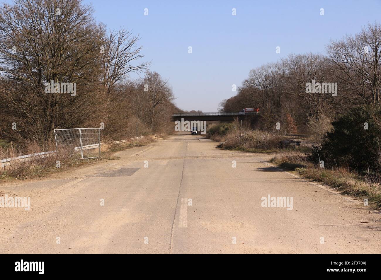 Blick auf die stillgelegte Autobahn A4 bei Kerpen in Nordrhein ...