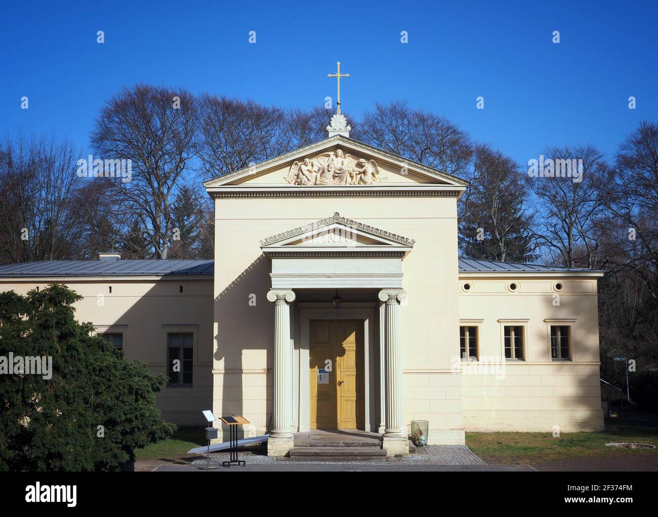 Neoclassical chapel hi-res stock photography and images - Alamy