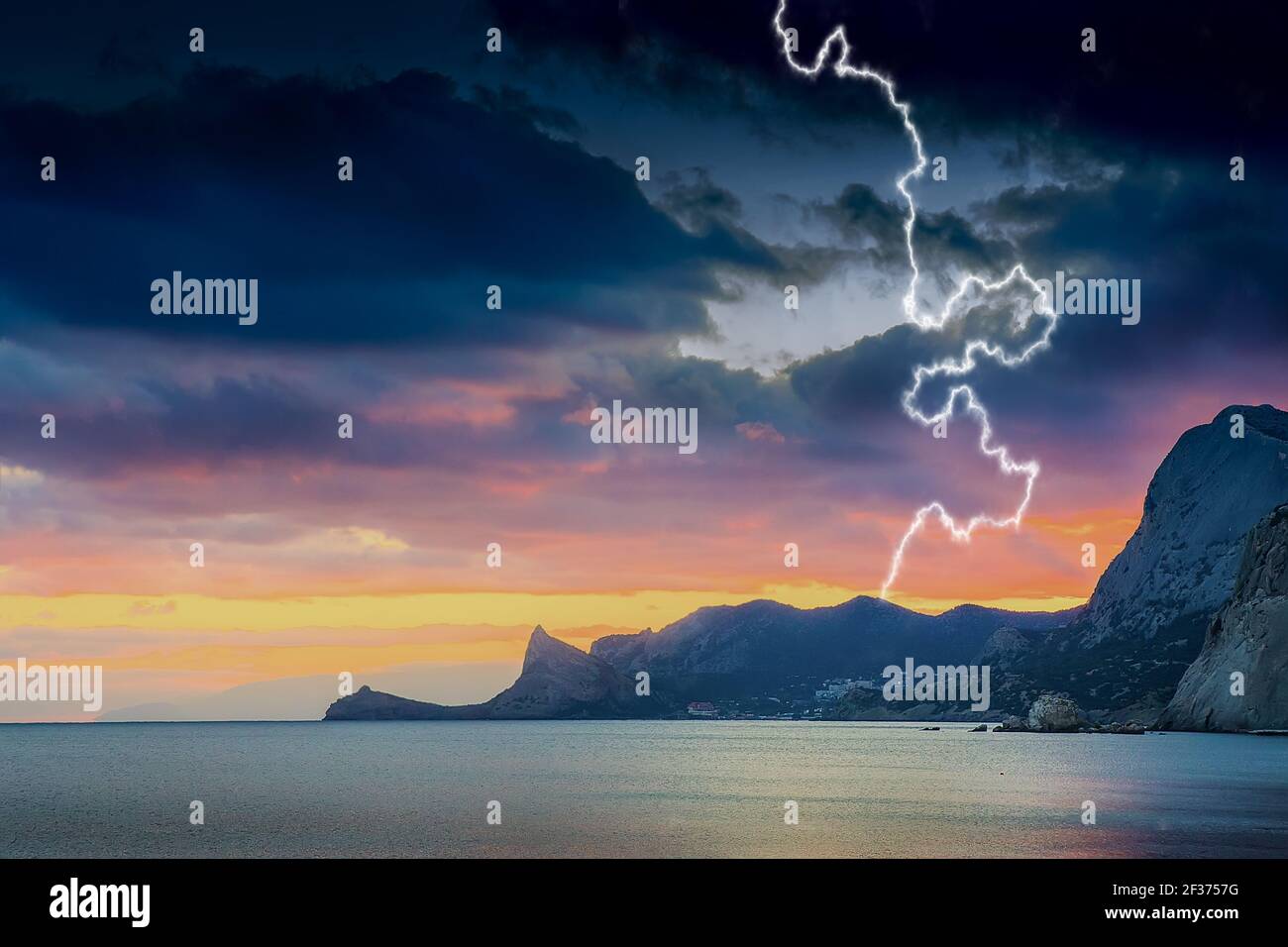 Thunder rain hi-res stock photography and images - Alamy