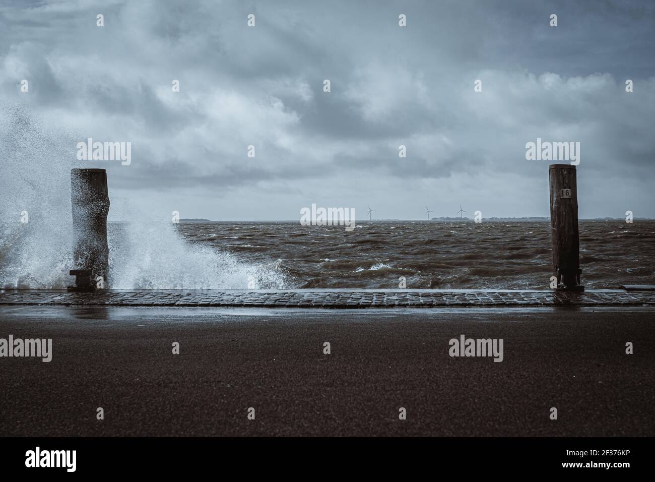 Strong surface winds hi-res stock photography and images - Alamy