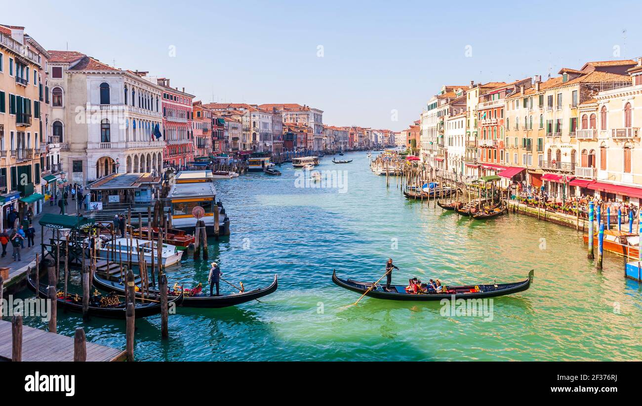 Traffic lights canal venice hi-res stock photography and images - Alamy