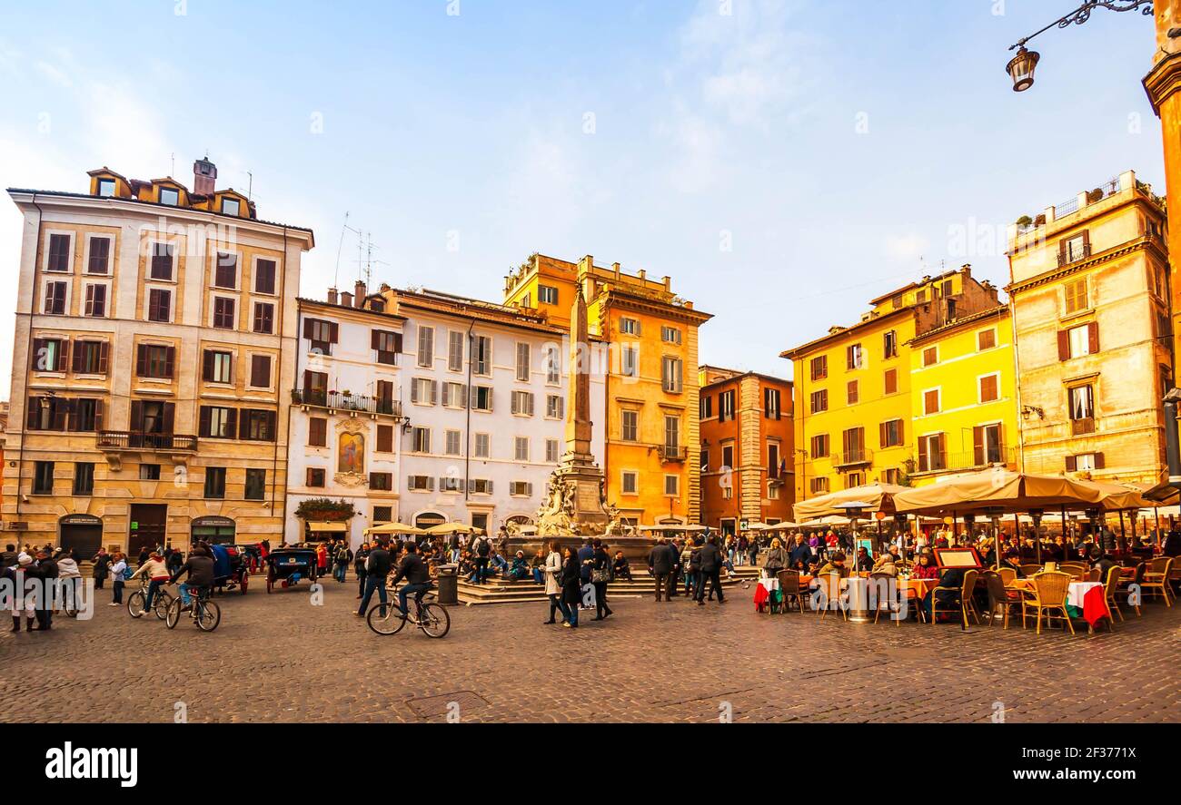 Rotunda square hi-res stock photography and images - Alamy