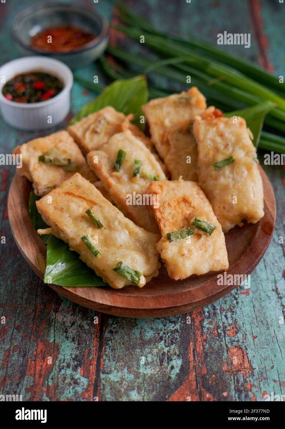 Tempe Mendoan : Indonesian Traditional Food Deep Fried Tempeh Stock ...