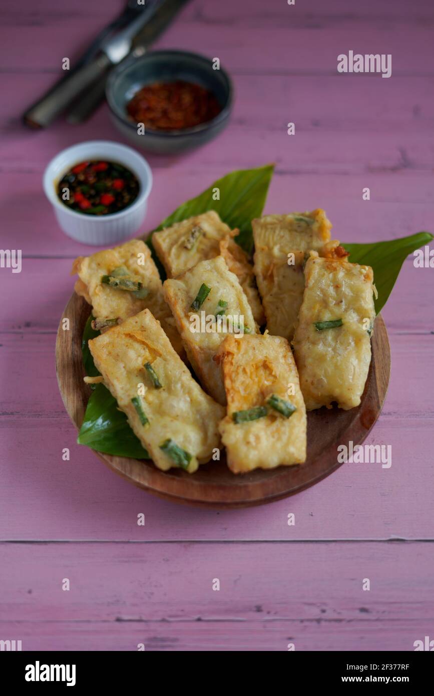 Tempe Mendoan : Indonesian Traditional Food Deep Fried Tempeh Stock ...