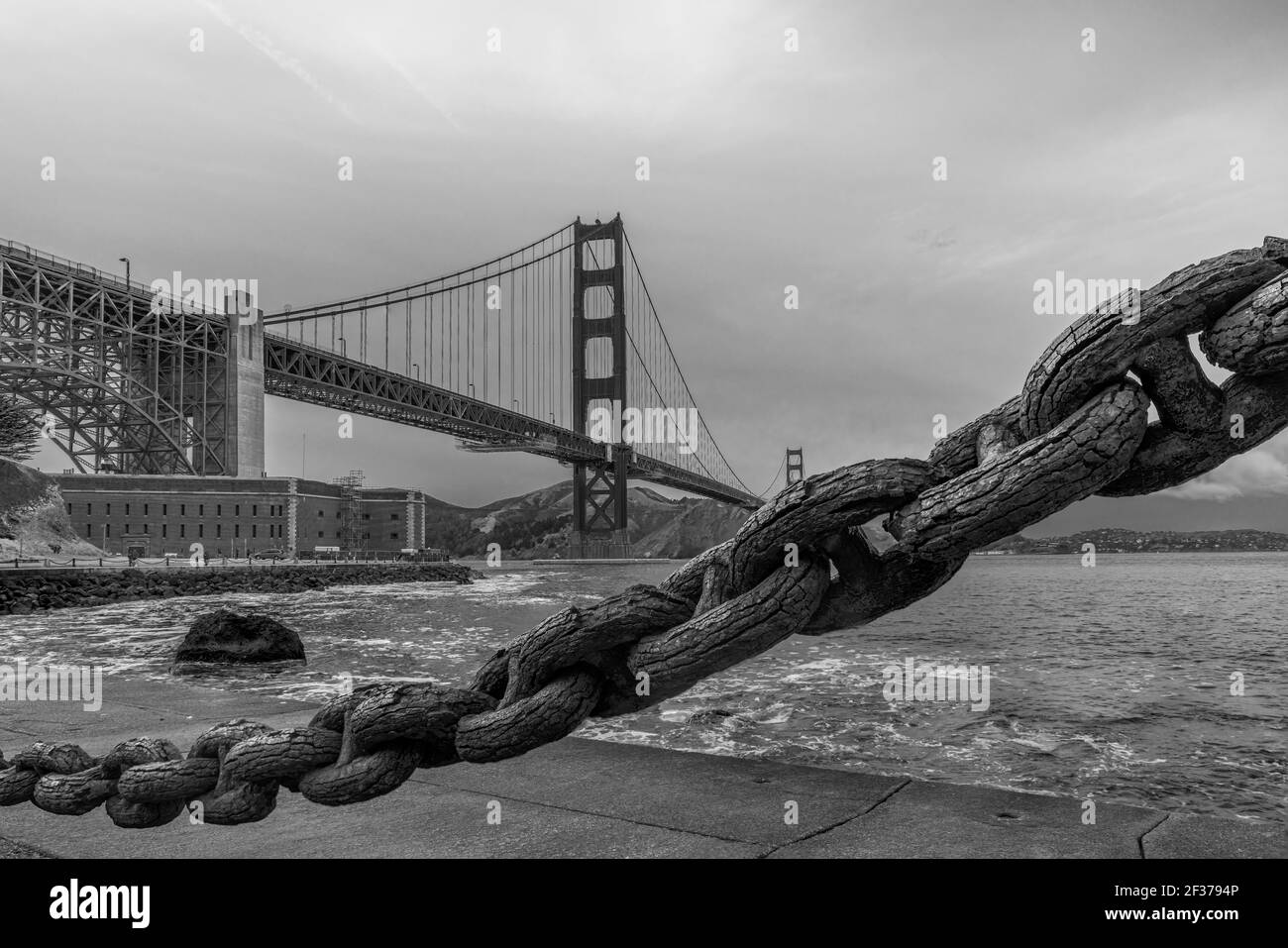 Building the golden gate bridge Black and White Stock Photos & Images ...