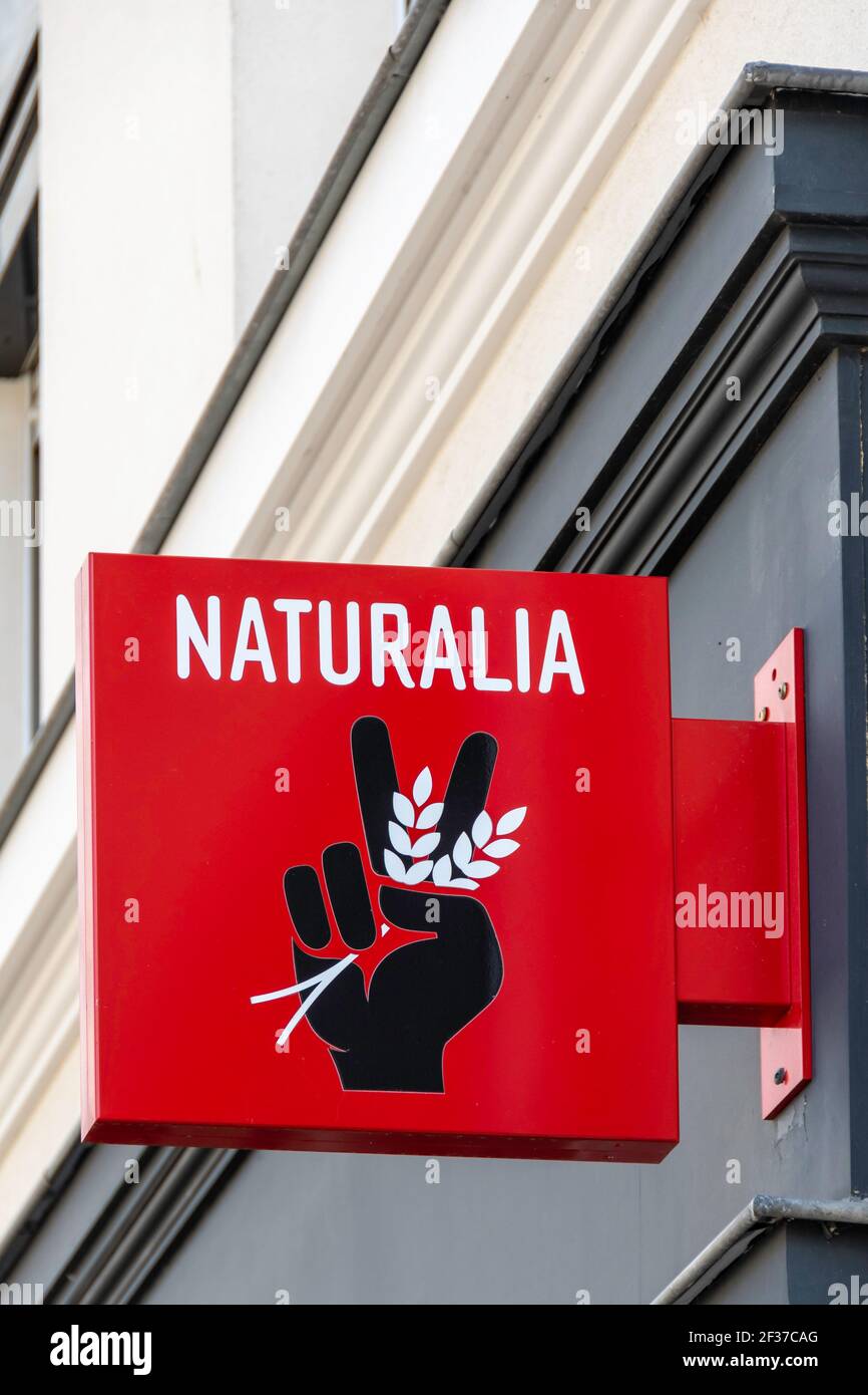 Naturalia logo hi-res stock photography and images - Alamy