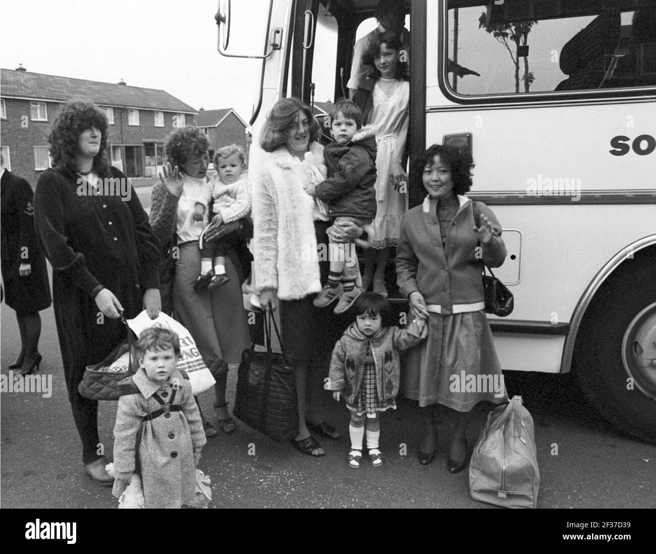 Hms sheffield falklands hi-res stock photography and images - Alamy