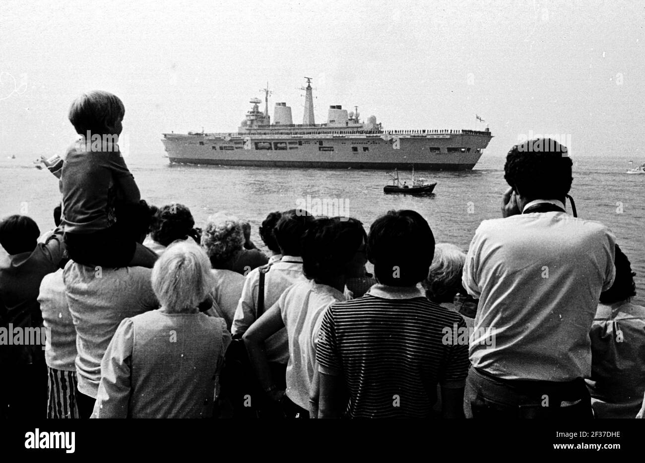 Hms Invincible 1982 High Resolution Stock Photography and Images - Alamy
