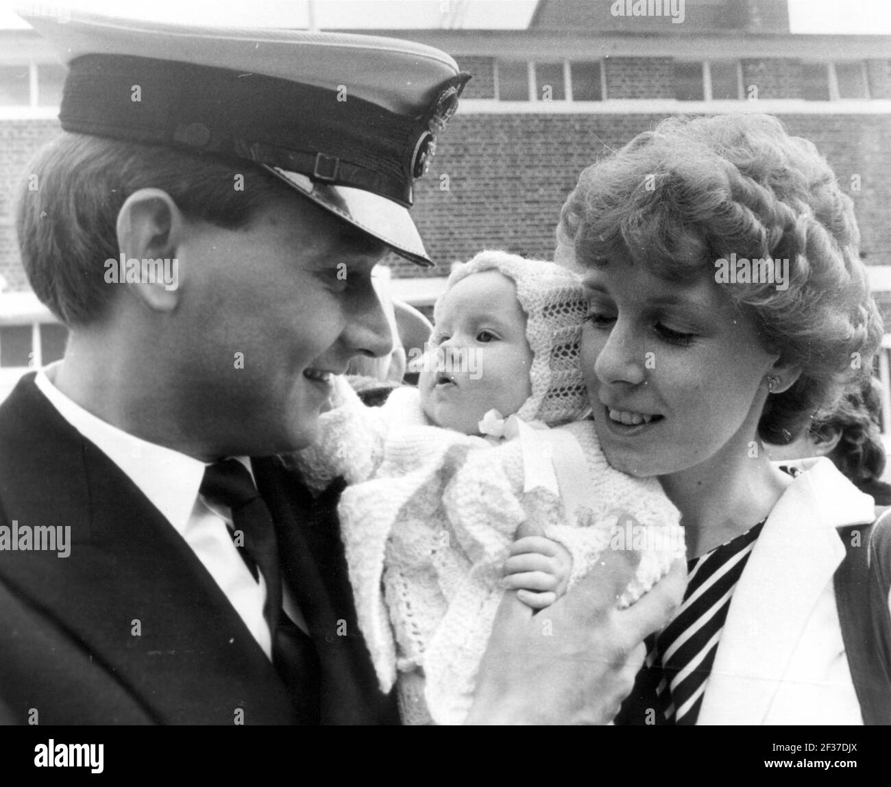 PETTY OFFICER TIM MOSS MEETS HIS DAUGHTER KATHERINE (5 MONTHS) FOR THE ...