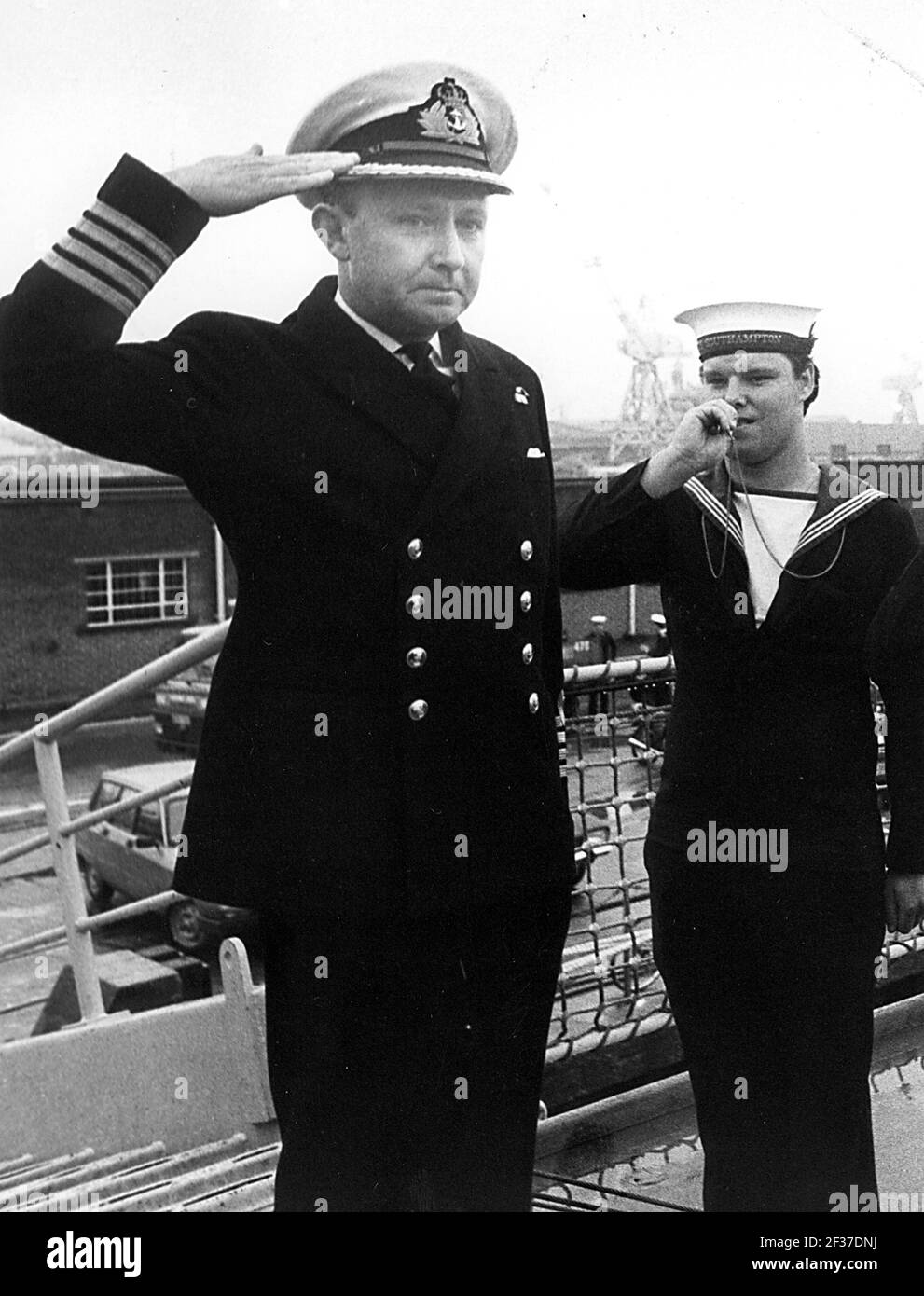 Hms sheffield falklands hi-res stock photography and images - Alamy