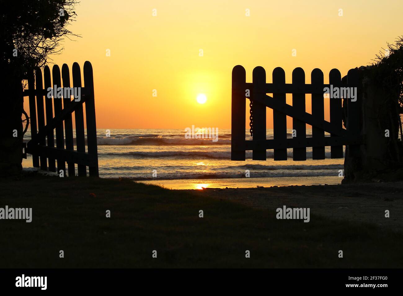 Golden gate beach hi-res stock photography and images - Alamy
