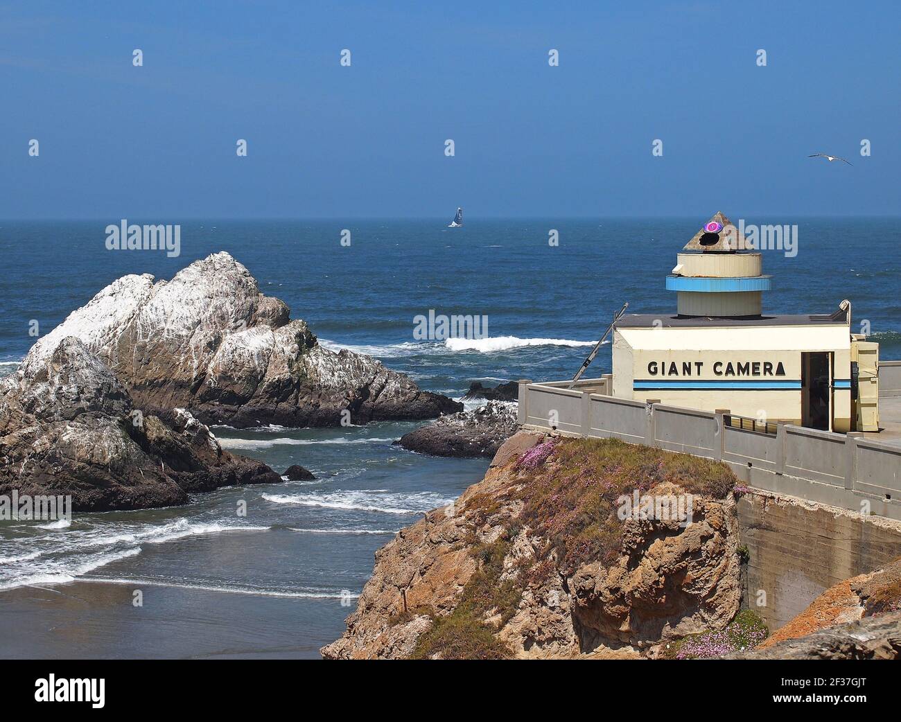Camera Obscura at Cliff House and Seal Rocks, in San Francisco ...