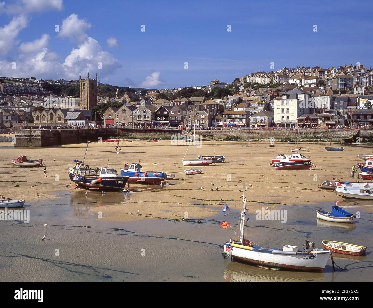 Harbours cornwall High Resolution Stock Photography and Images - Alamy