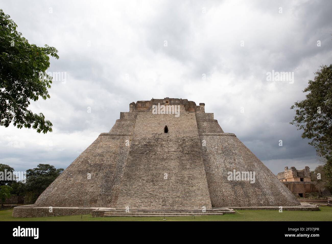 Tallest pyramid in mexico hi-res stock photography and images - Alamy