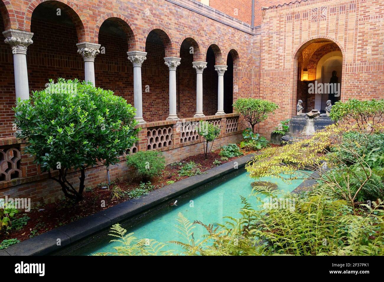 Eugene jordan schnitzer museum of art hi-res stock photography and ...