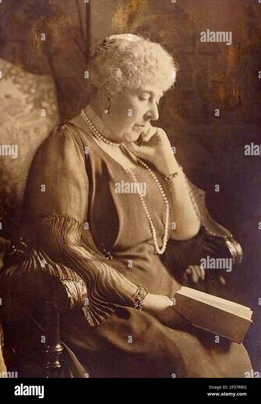 Princess Beatrice reading Stock Photo - Alamy