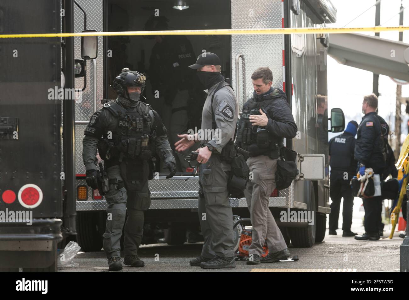 Edge of glass seattle hi-res stock photography and images - Alamy