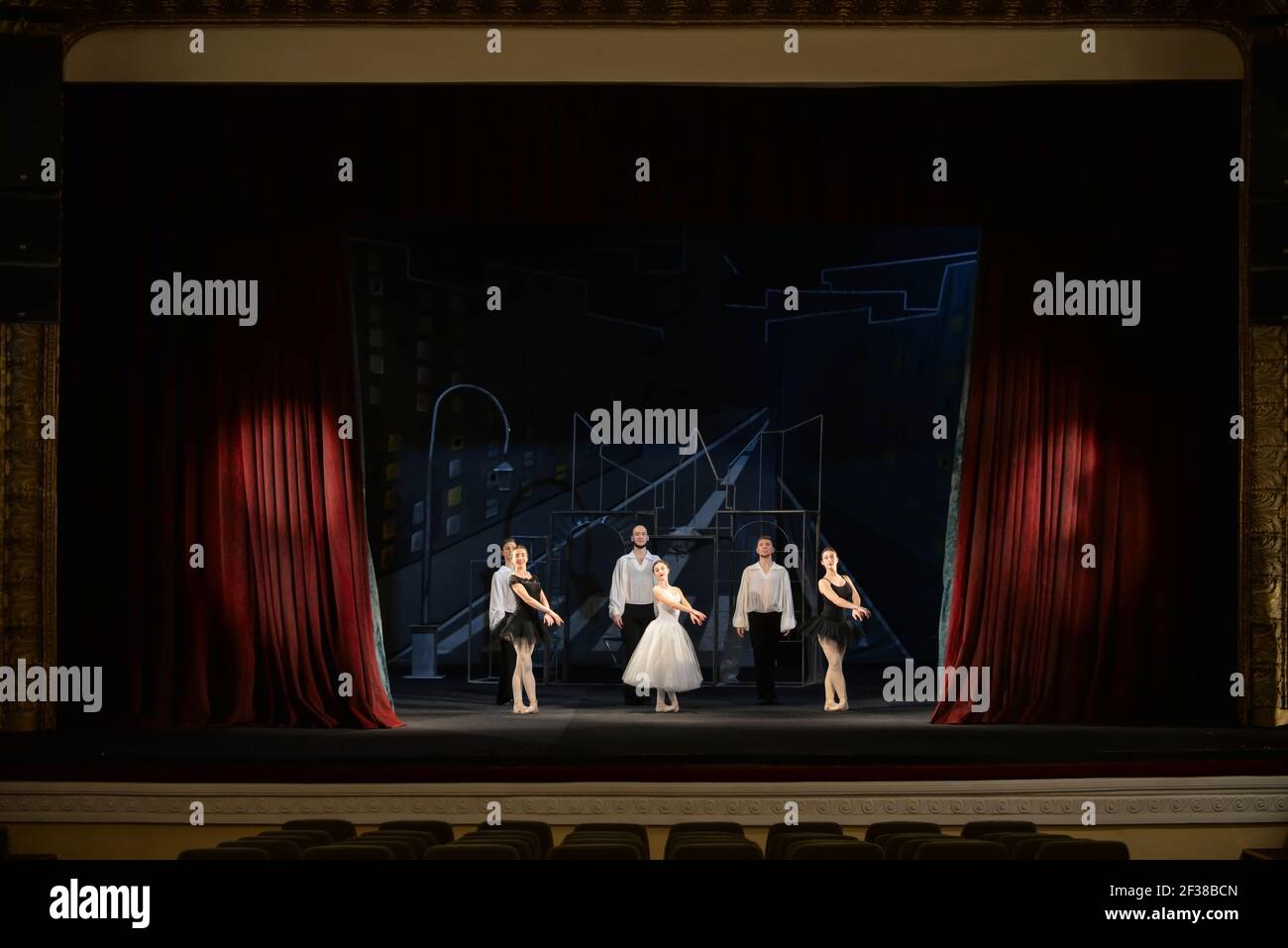 Dancers on stage in ballet theatre Stock Photo - Alamy