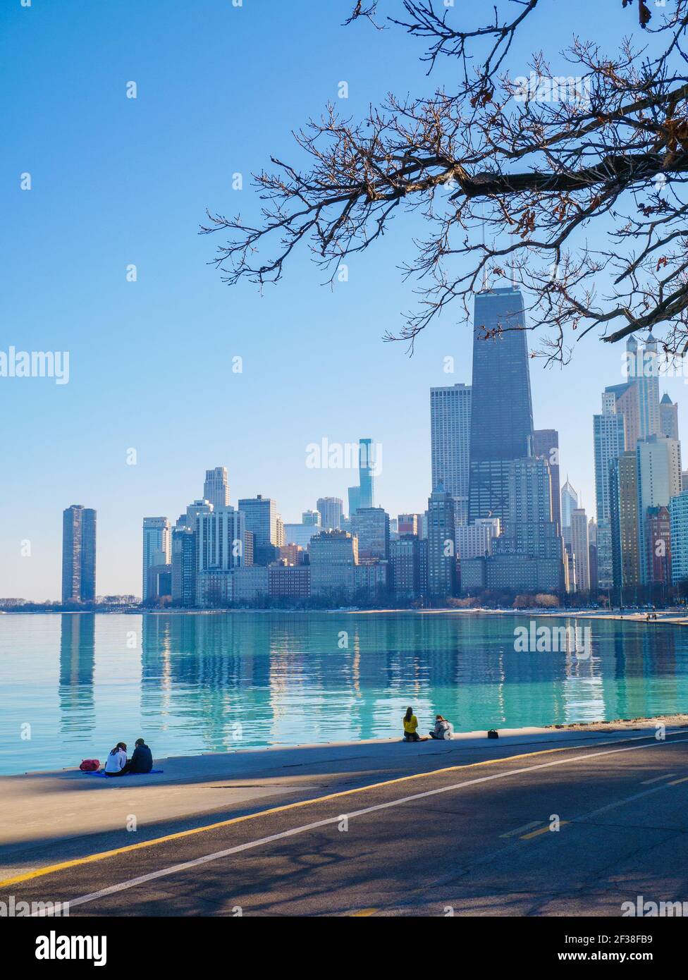 Chicago winter at lake michigan hi-res stock photography and images - Alamy