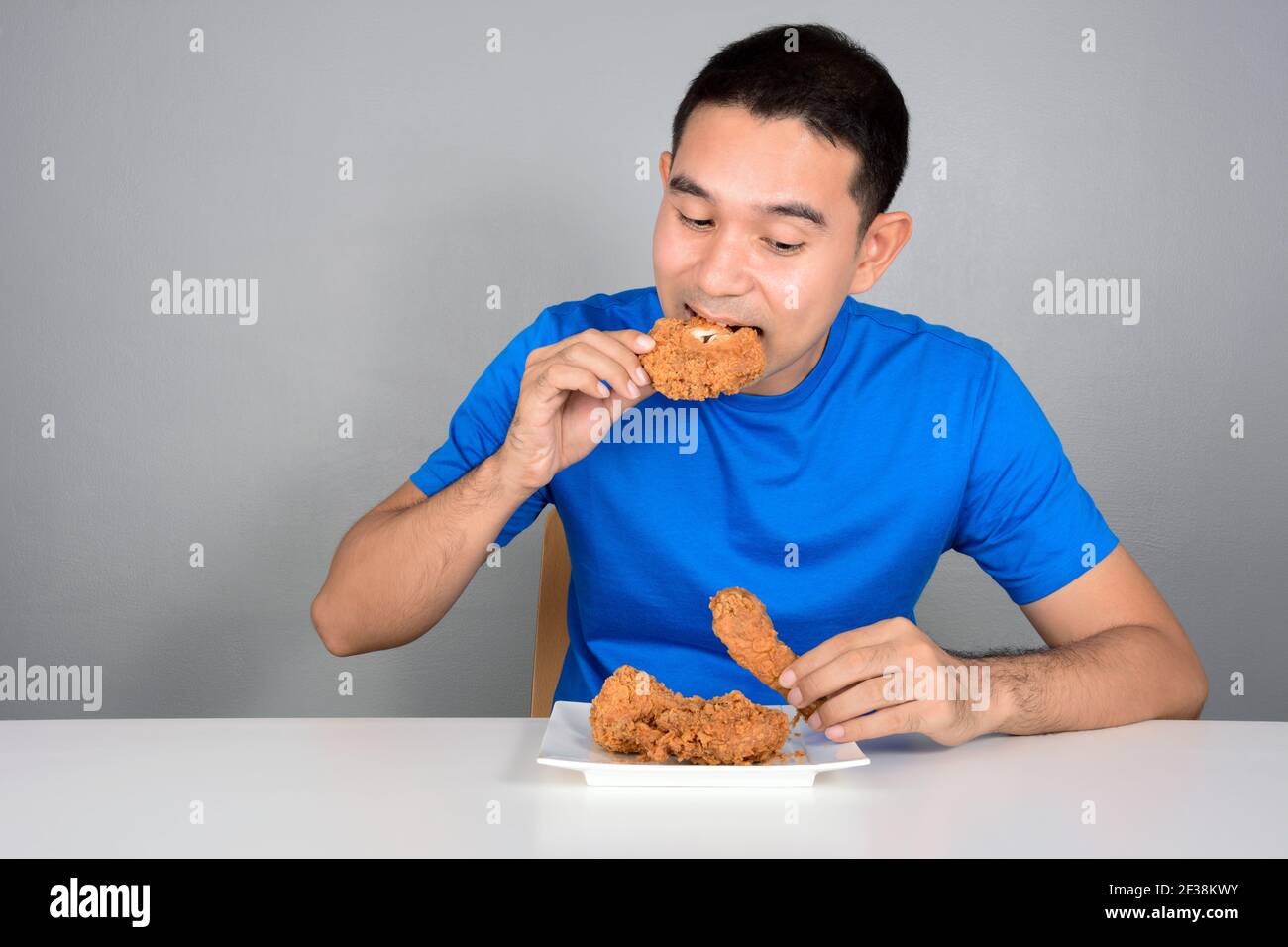 Portrait fried chicken food hi-res stock photography and images - Alamy