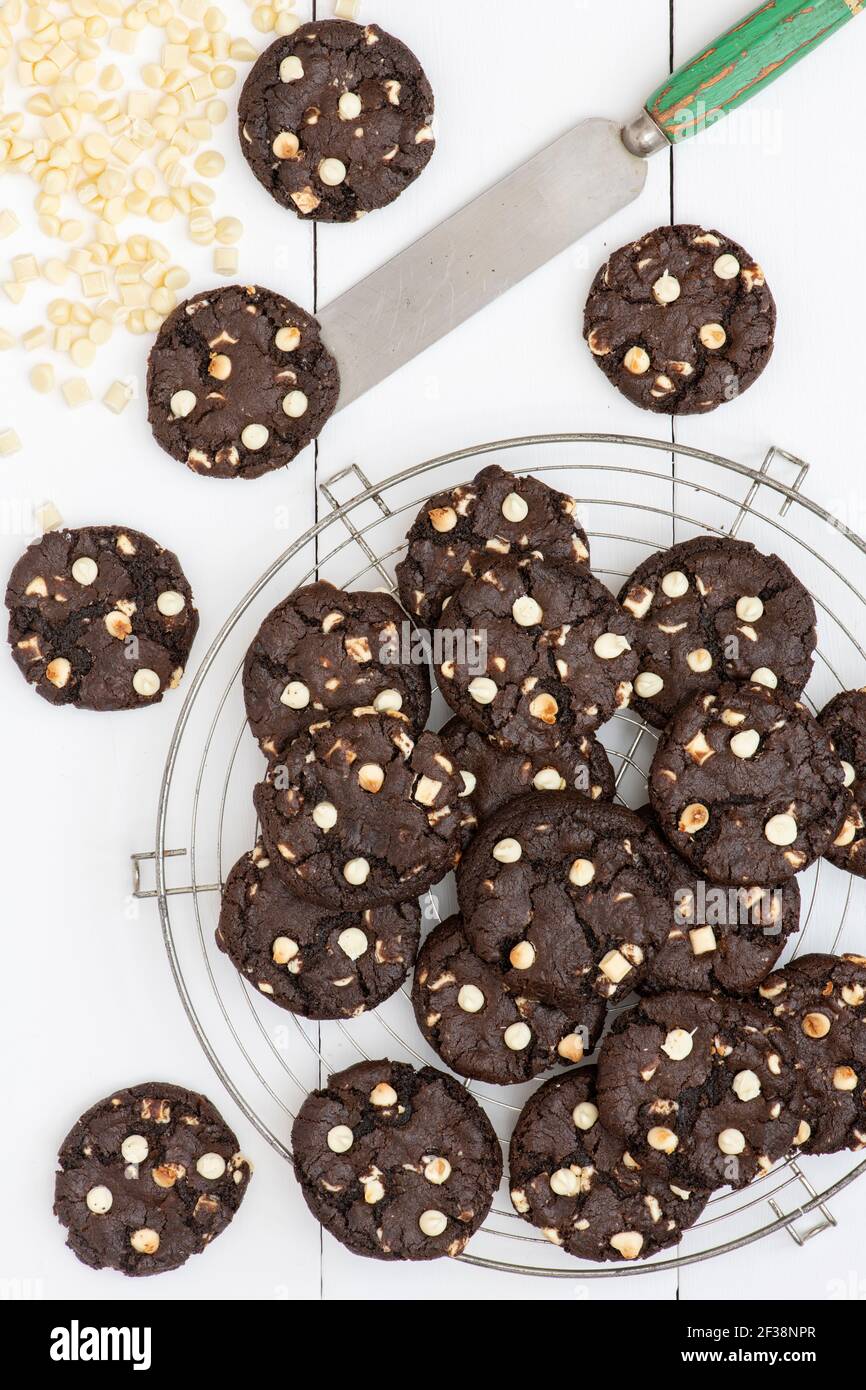 Homemade white chocolate chip cookies. Inside out chocolate chip ...