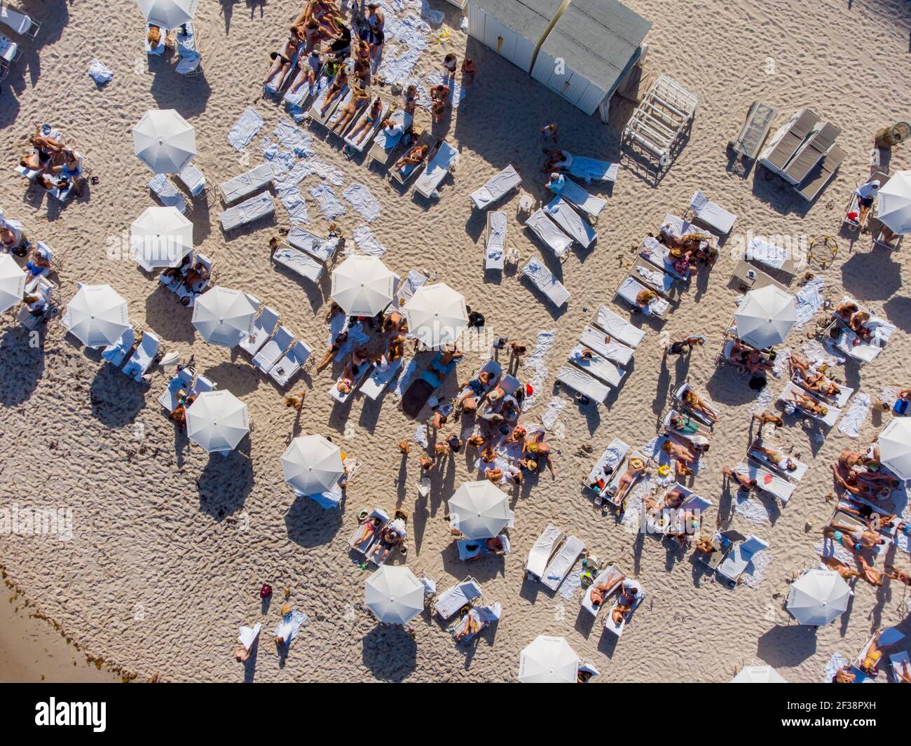 Miami Beach crowds during Spring Break 2021 Stock Photo - Alamy