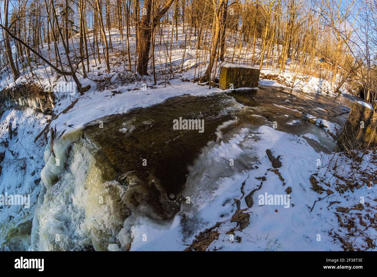 Hollow rocks hi-res stock photography and images - Alamy