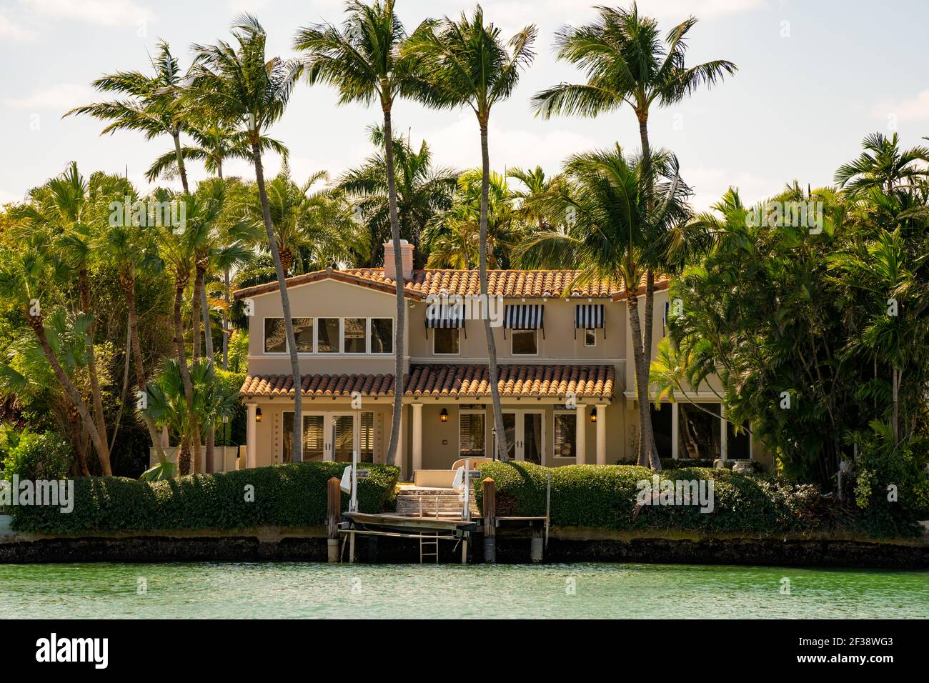 Miami beach mansions hi-res stock photography and images - Alamy
