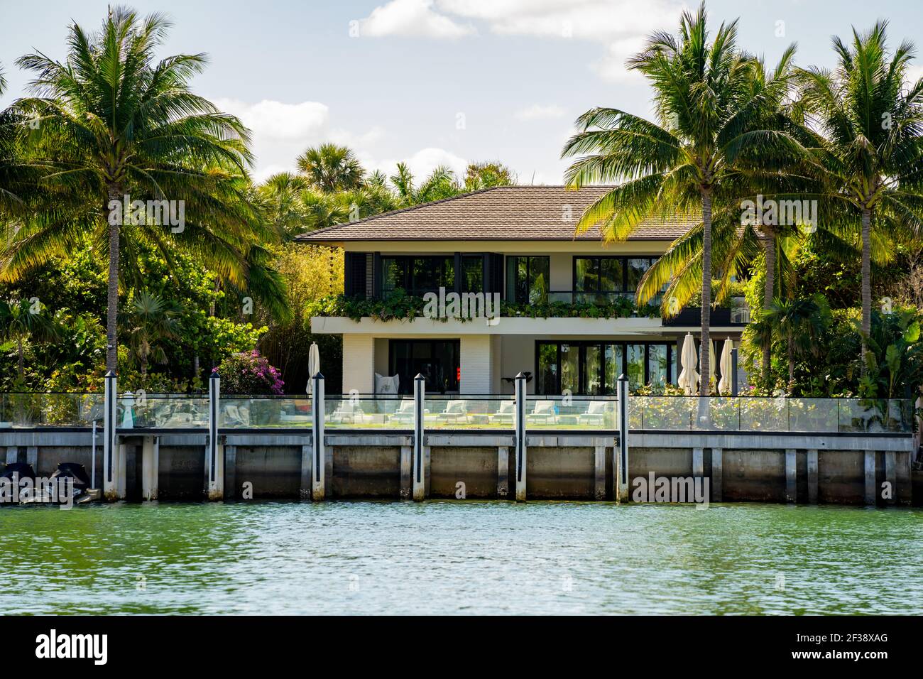 Mansion miami hi-res stock photography and images - Alamy