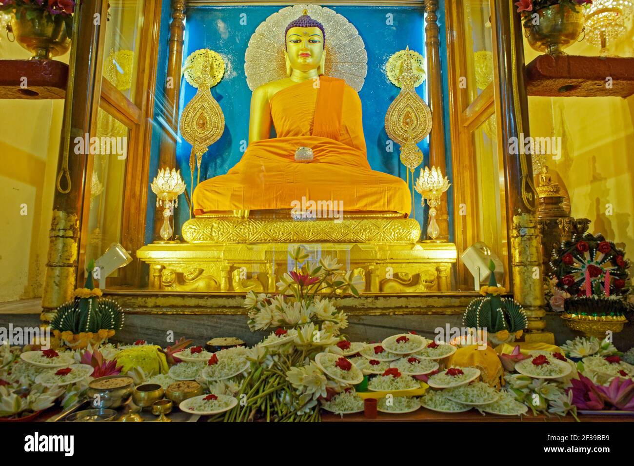 25 Aug 2008 Buddha statue inside of Mahabodhi Temple Bodh Gaya Bihar ...
