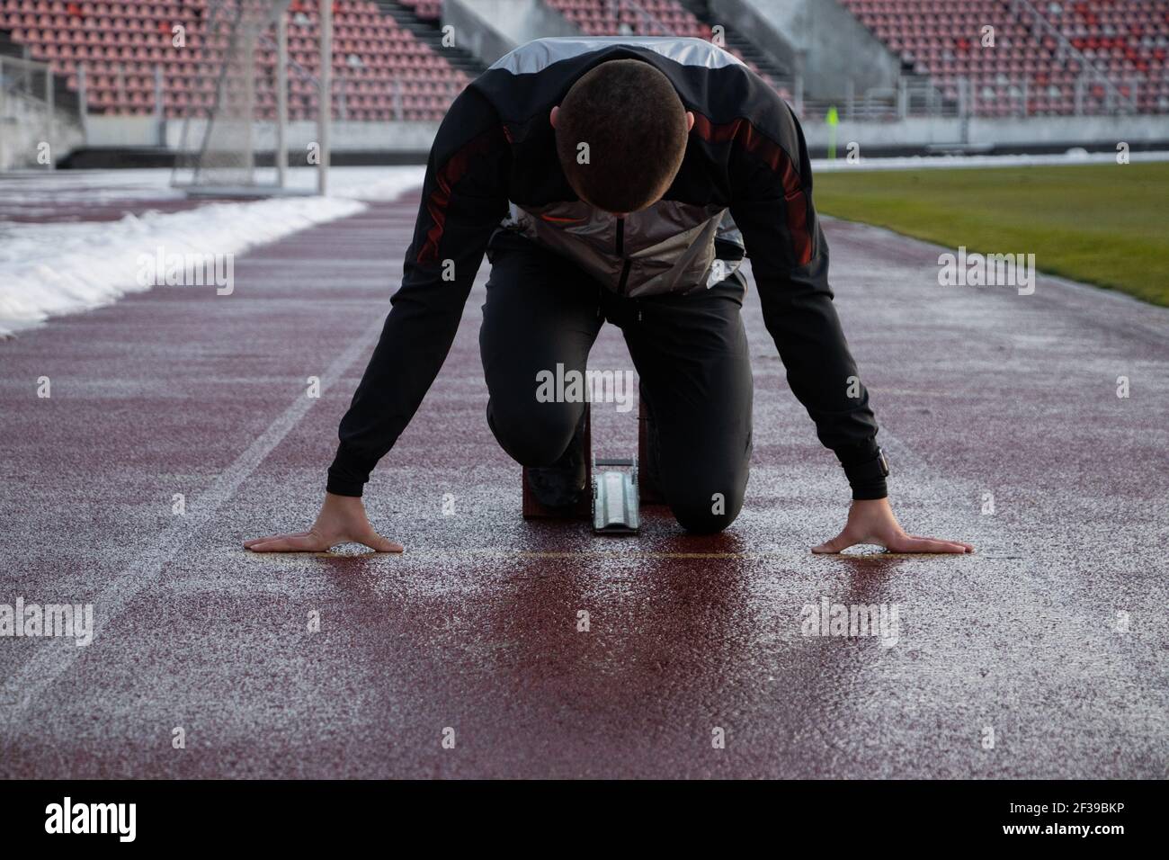 Sprinter getting ready start hi-res stock photography and images - Alamy