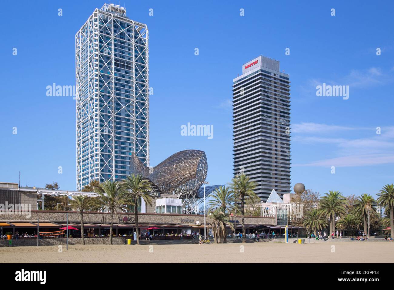 Hotel arts barcelona fish sculpture hi-res stock photography and images ...