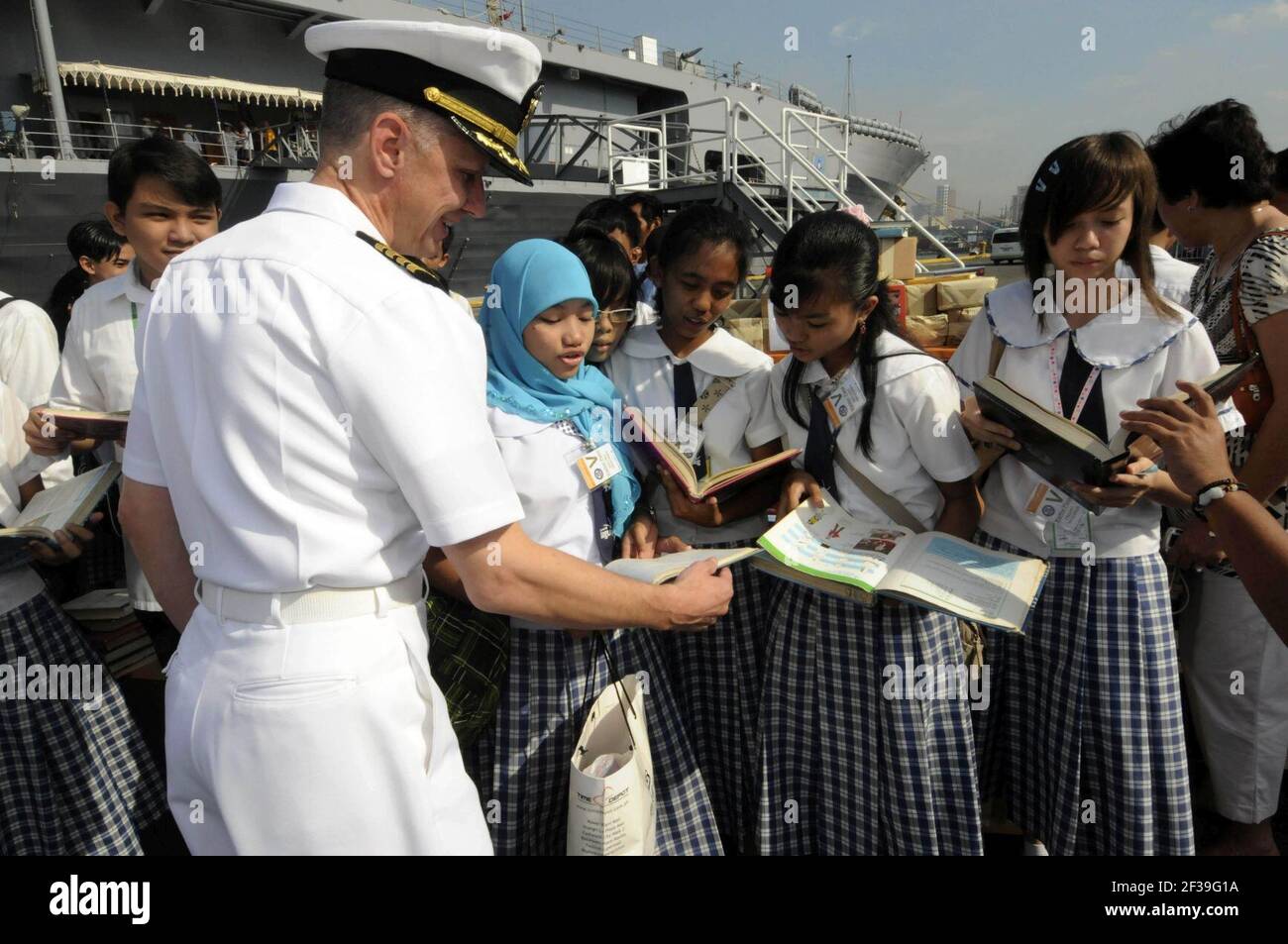 Project handclasp hi-res stock photography and images - Alamy