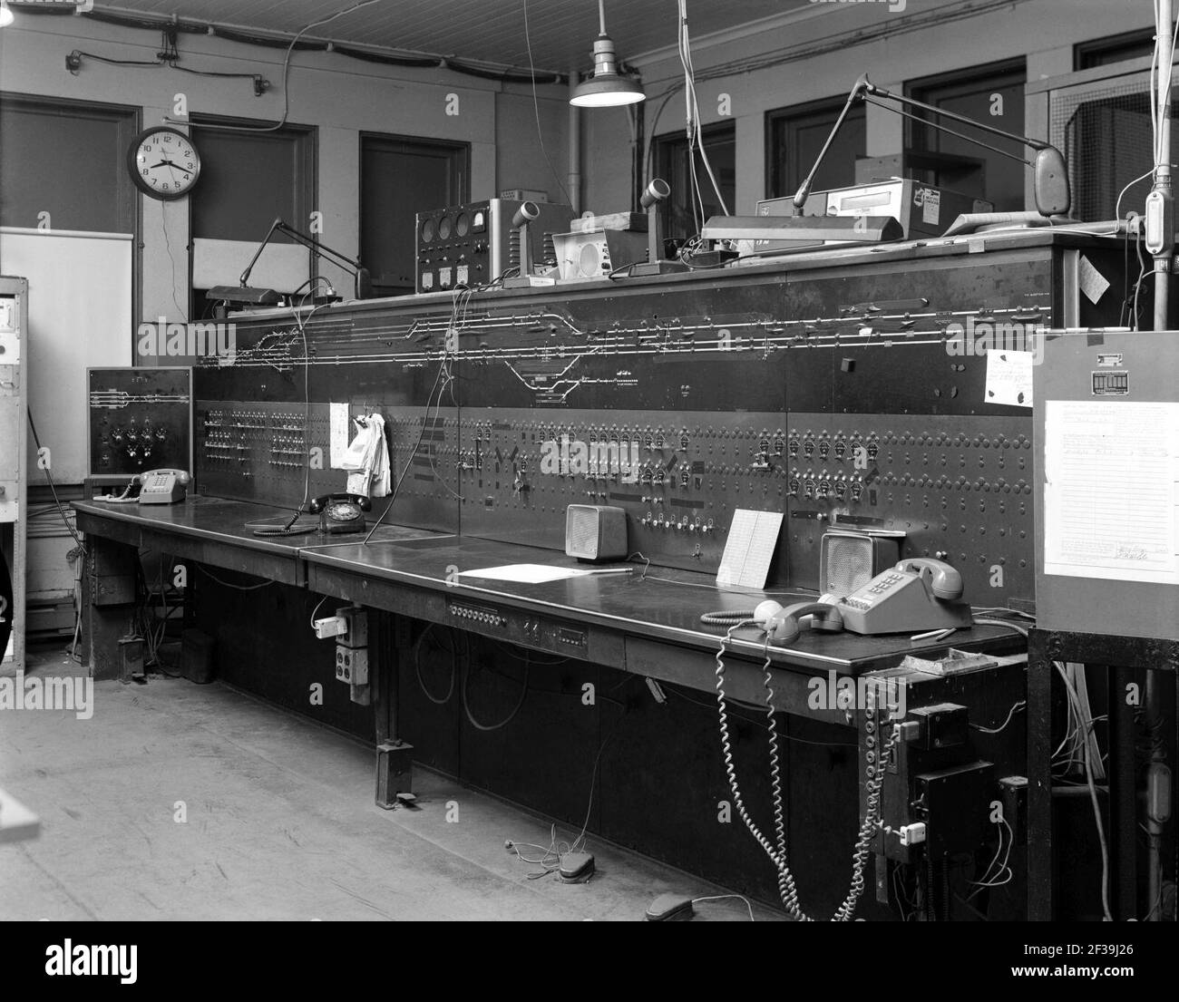 Vintage control tower hi-res stock photography and images - Alamy