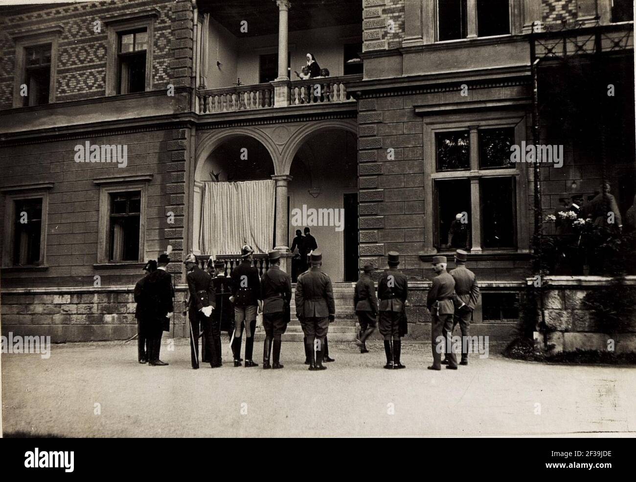 Ritter im schloss hi-res stock photography and images - Alamy