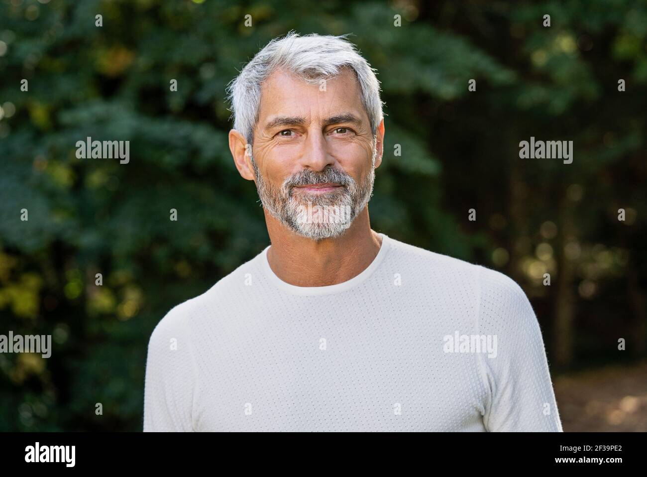 Portrait of smiling mature man Stock Photo - Alamy Portrait of smiling mature man Stock Photo - Alamy