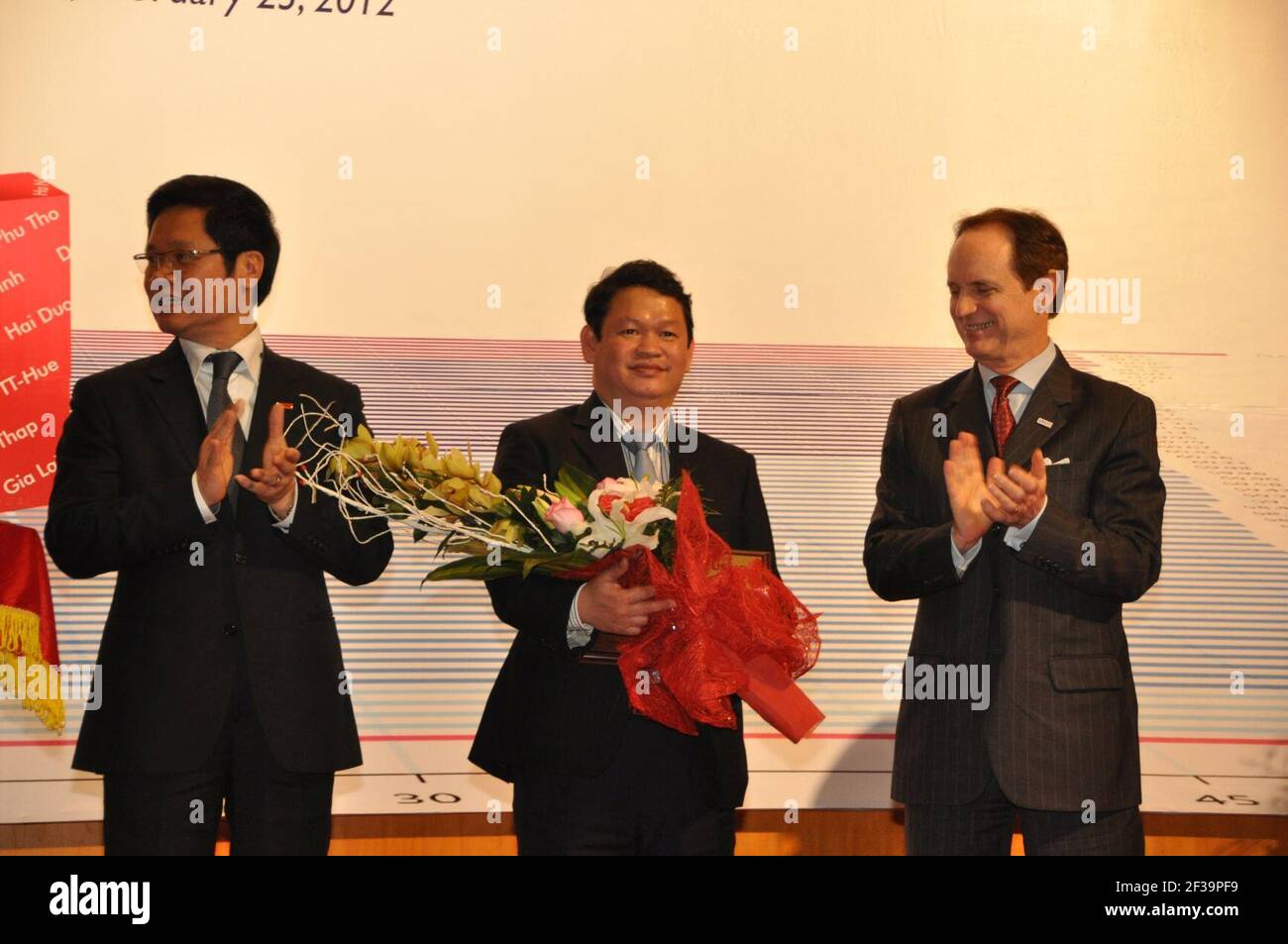 Provincial competitiveness index 2011 launch hi-res stock photography ...