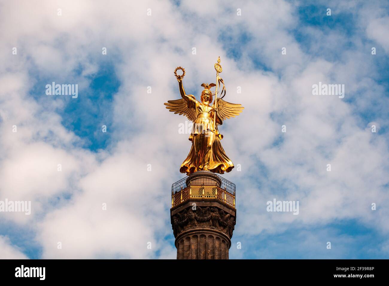 Golden angle hi-res stock photography and images - Alamy