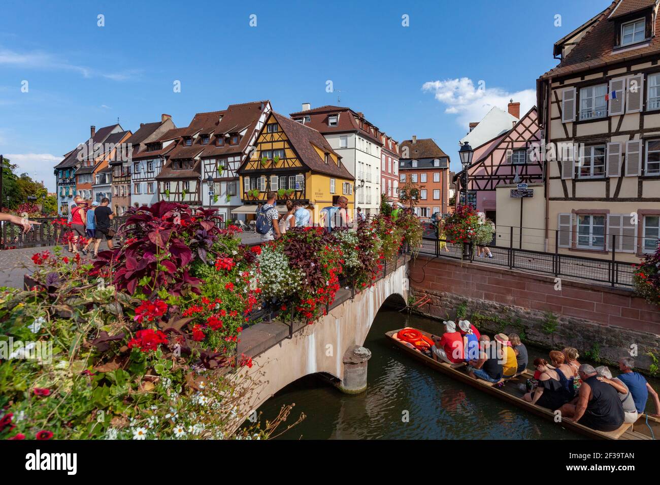 Colmar (north-eastern France): facades of half-timbered houses ...