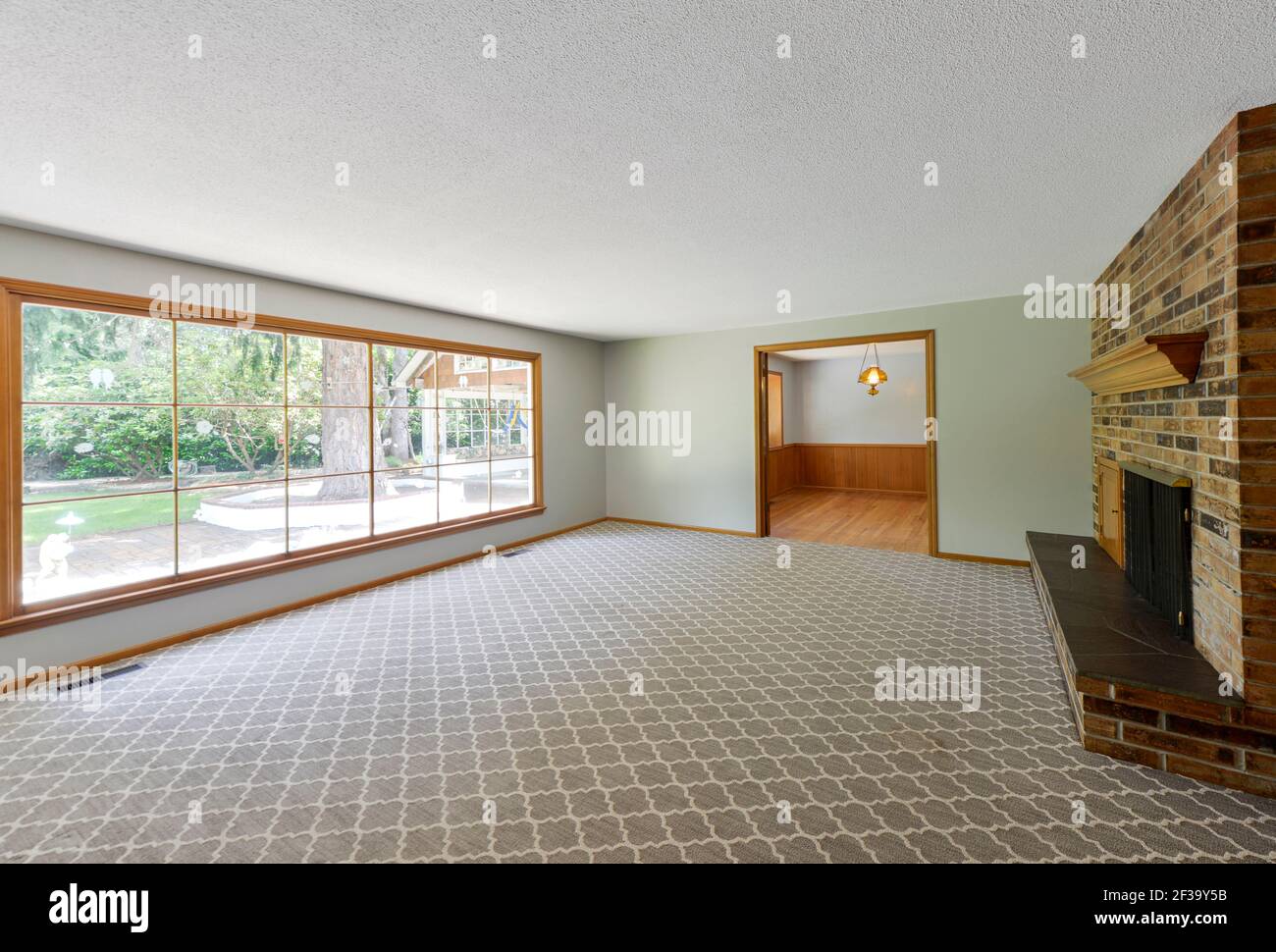 Empty residential living room interior Stock Photo - Alamy