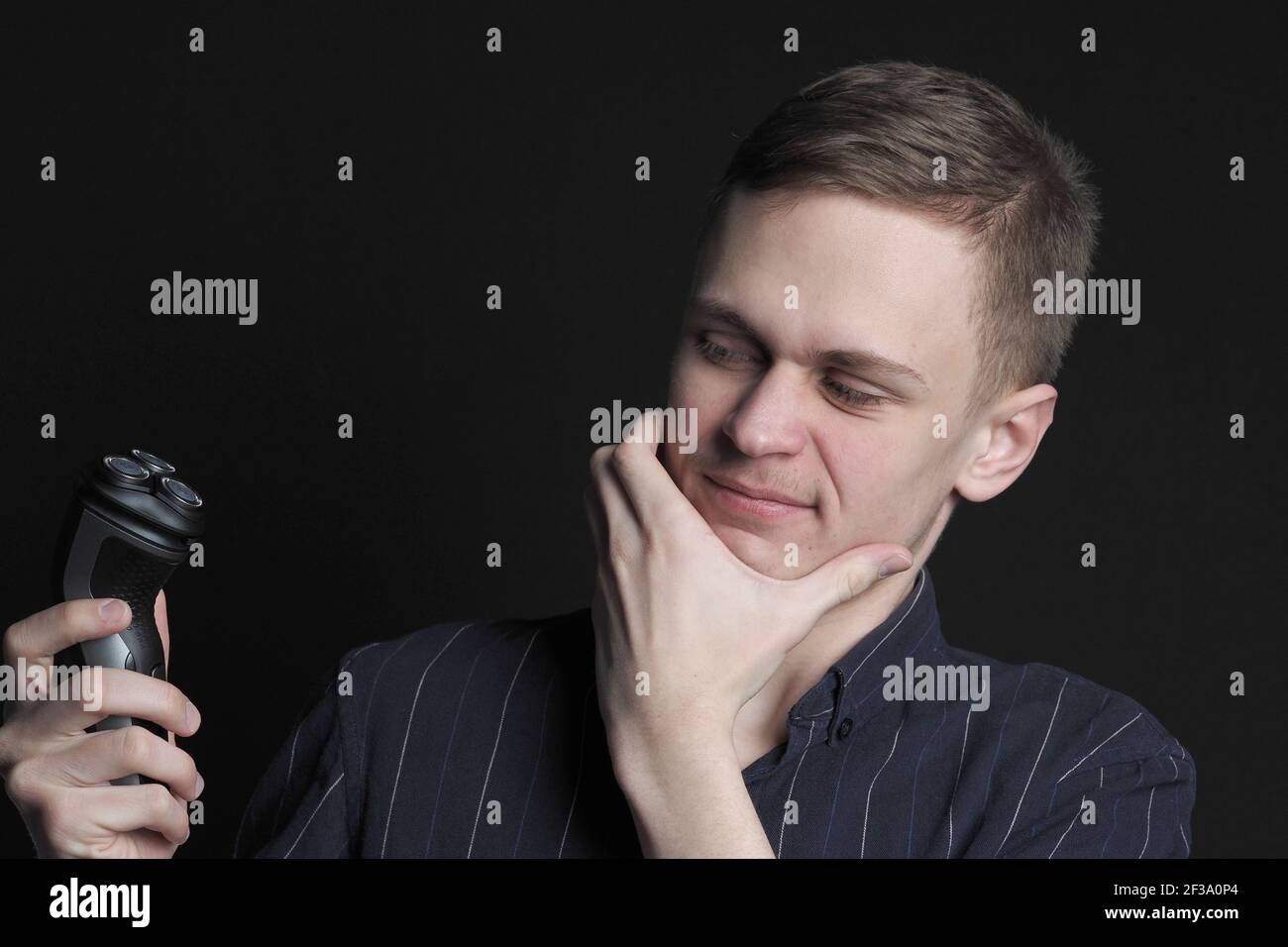 Male razor hi-res stock photography and images - Alamy