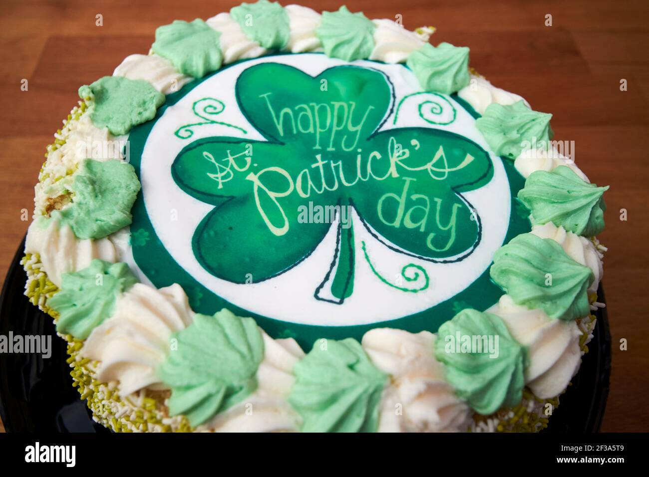 cake produced to celebrate st patricks day in ireland Stock Photo - Alamy