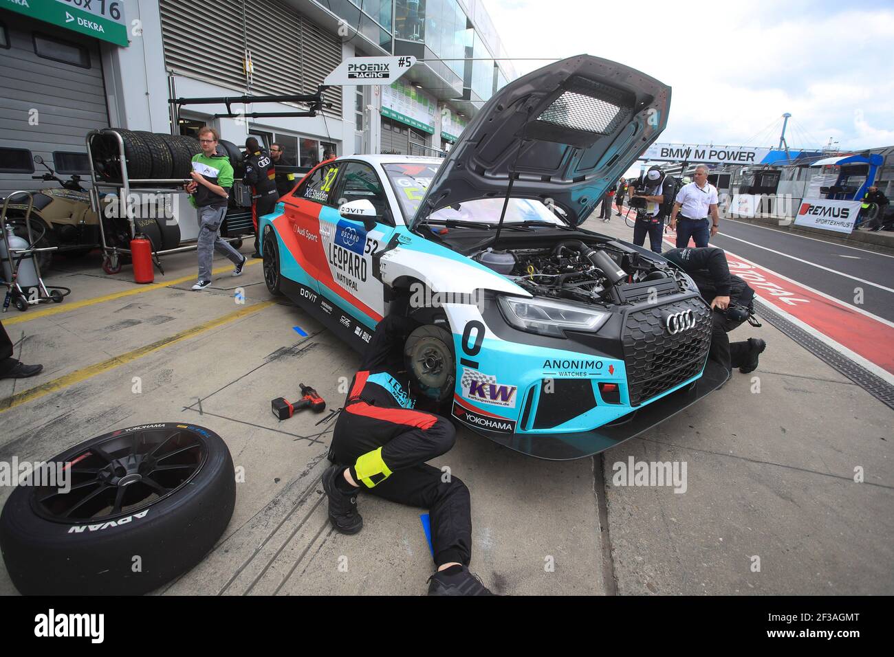 52 SHEDDEN Gordon, (GRB), Leopard Racing Team Audi Sport, Audi RS3 LMS ...