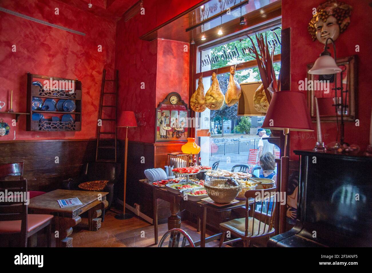 Tanto era tanto antico, typical cafe, Trastevere neighborhood, Rome ...