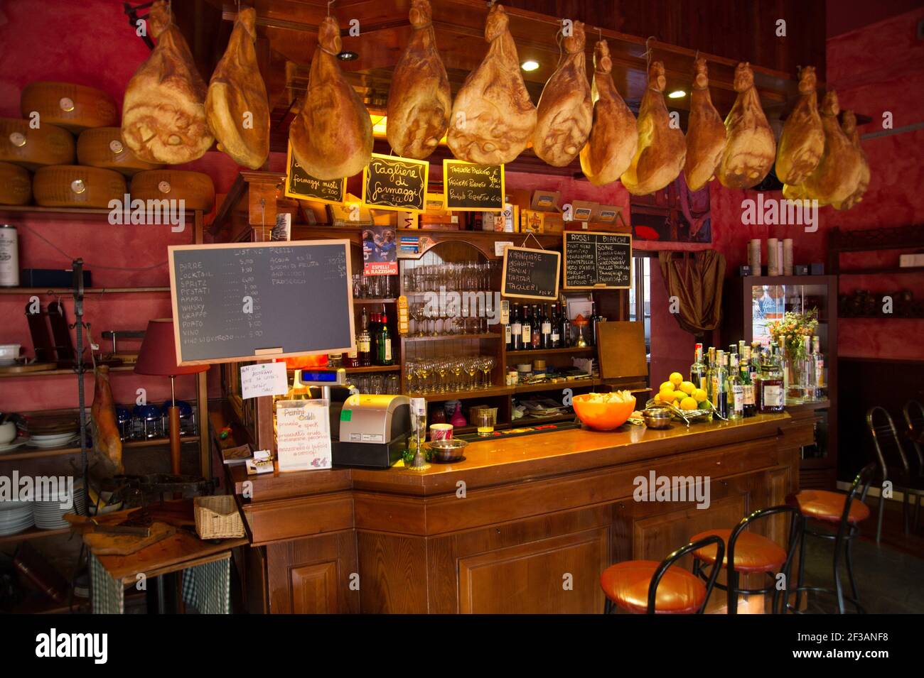 Tanto era tanto antico, typical cafe, Trastevere neighborhood, Rome ...