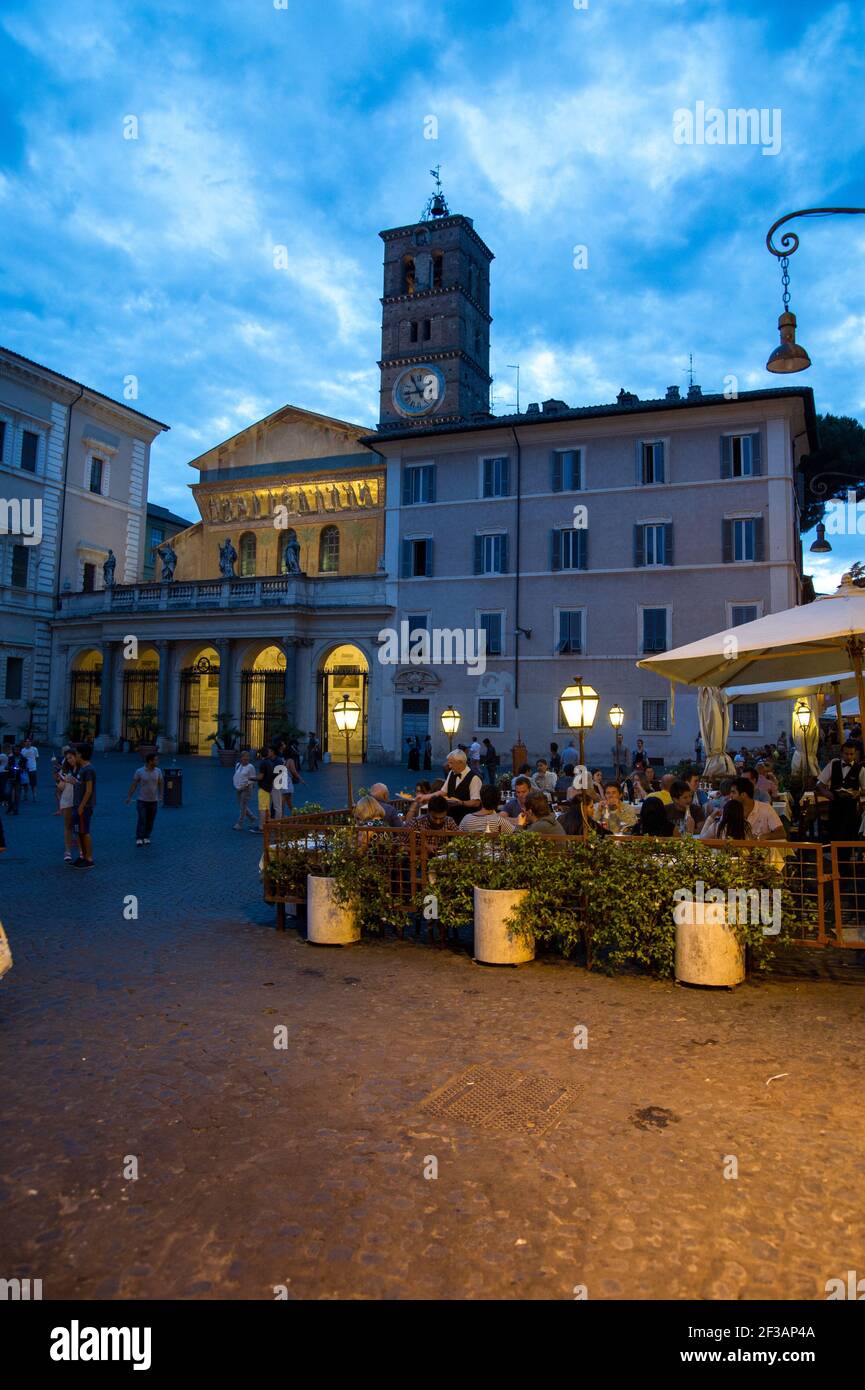 Trastevere neighborhood rome hi-res stock photography and images - Alamy