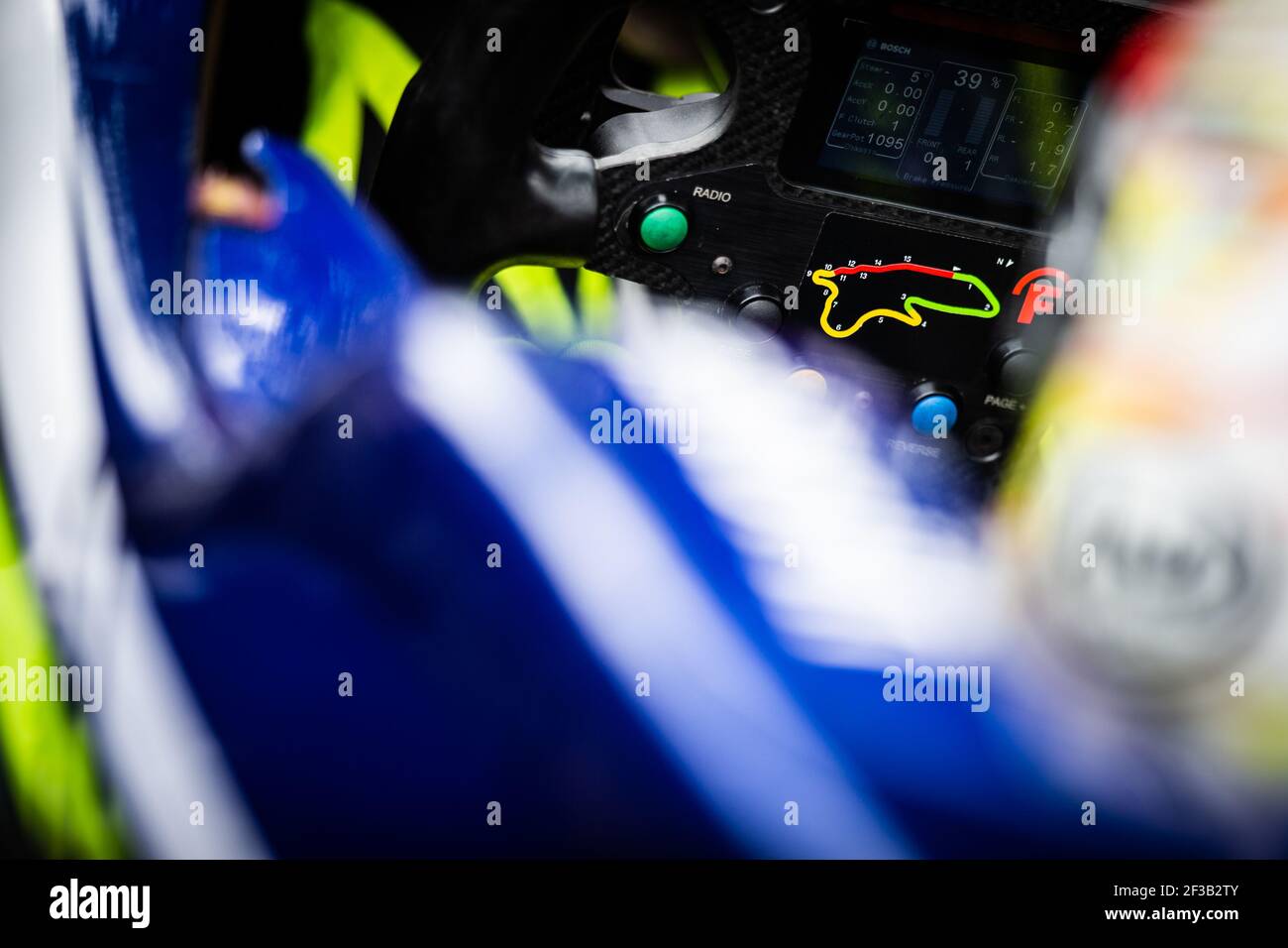 Volant de course hi-res stock photography and images - Alamy