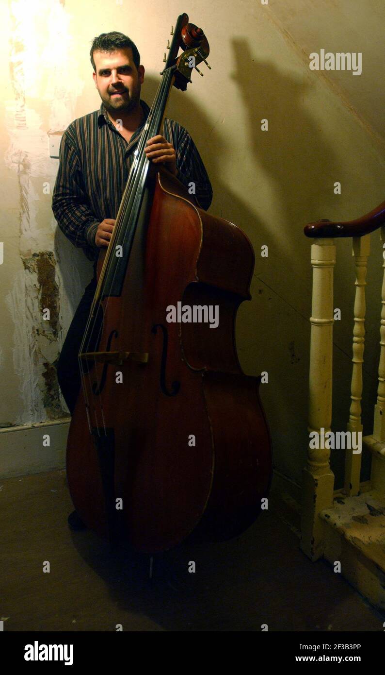 Tom bass hi-res stock photography and images - Alamy