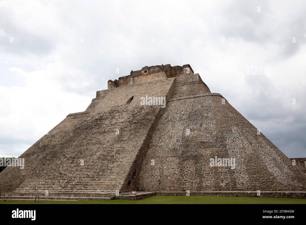Tallest pyramid in mexico hi-res stock photography and images - Alamy
