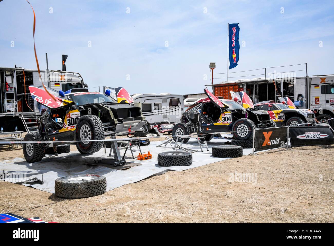 300 SAINZ Carlos (spa), CRUZ Lucas (spa), Mini, X-Raid Mini JCW Team, Group T1, Class 4, Auto ...